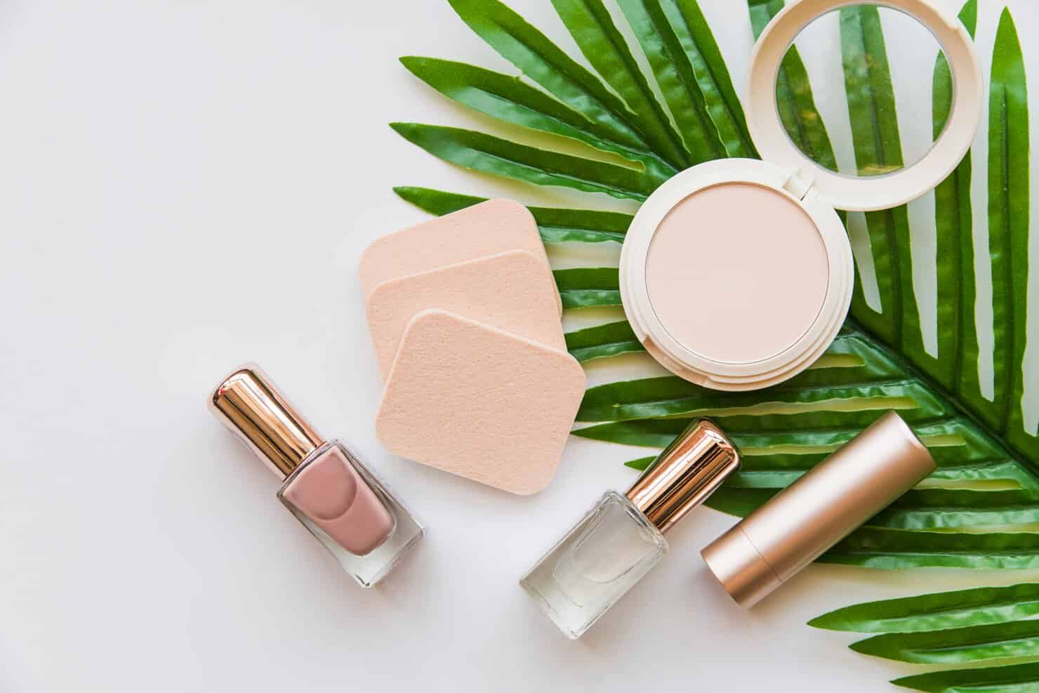 7 Sustainable and Eco-Friendly Makeup Trends Making Waves This Year ...